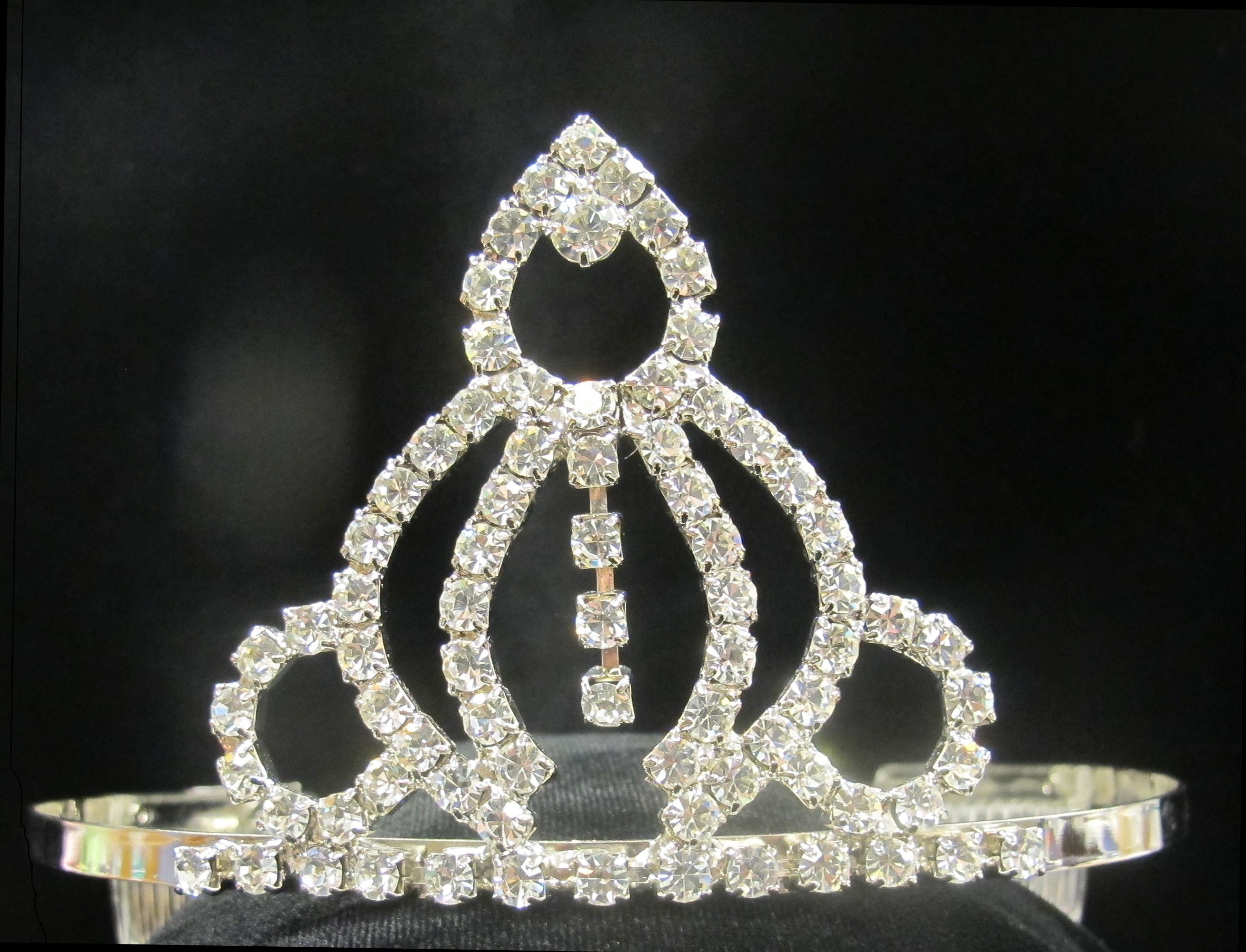 T-94 ONION TIARA WITH SPADE TIP